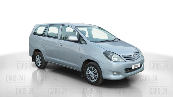 Used 2011 Toyota Innova 2.5 G4 8 STR | Verified Dealers - CARS24