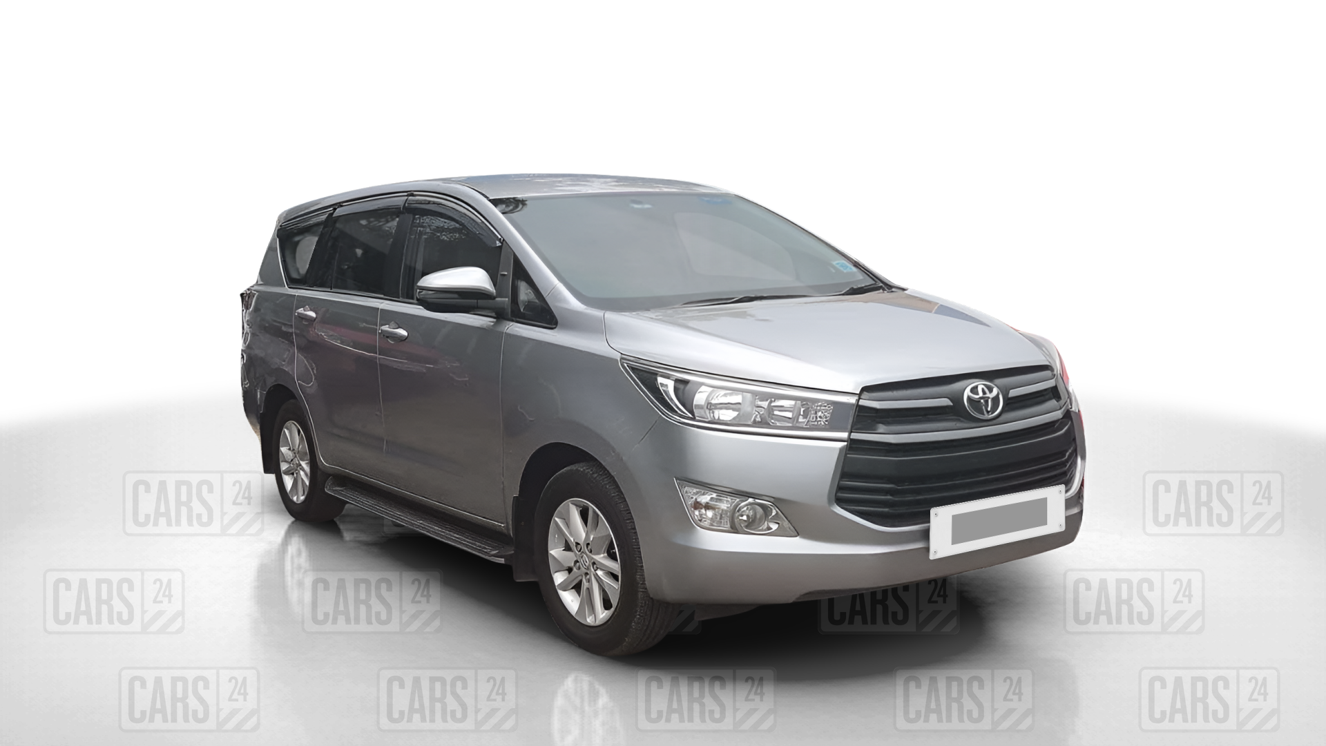 Used 2020 Toyota Innova Crysta 2.4 G 8 STR | Verified Dealers - CARS24